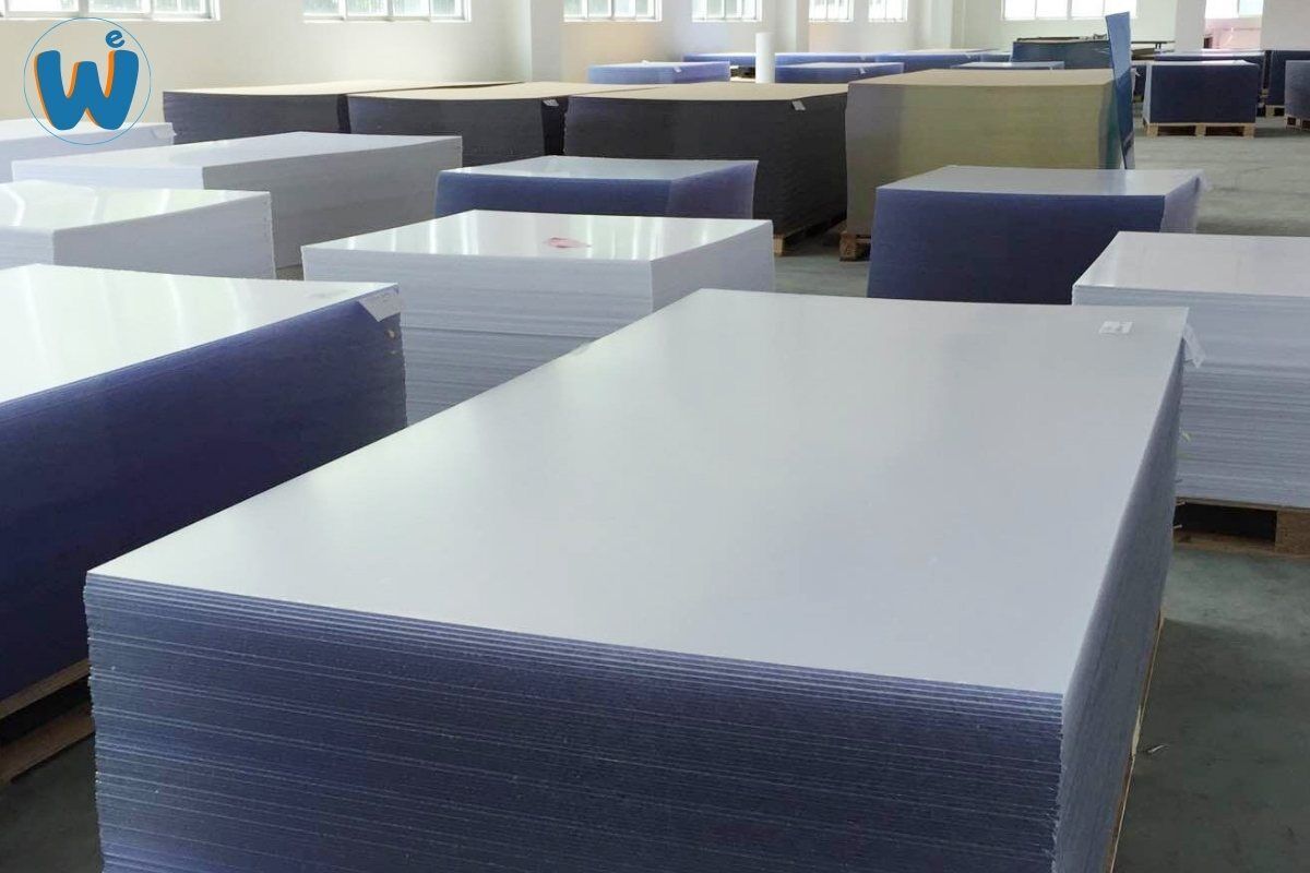 What Are The Different Types Of Acrylic Sheets? | Weacrylic