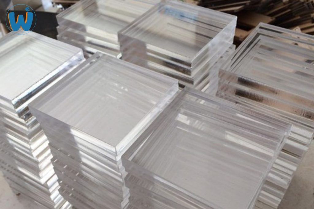 How to Choose the Right Thickness for Cut-to-Size Acrylic Sheets?